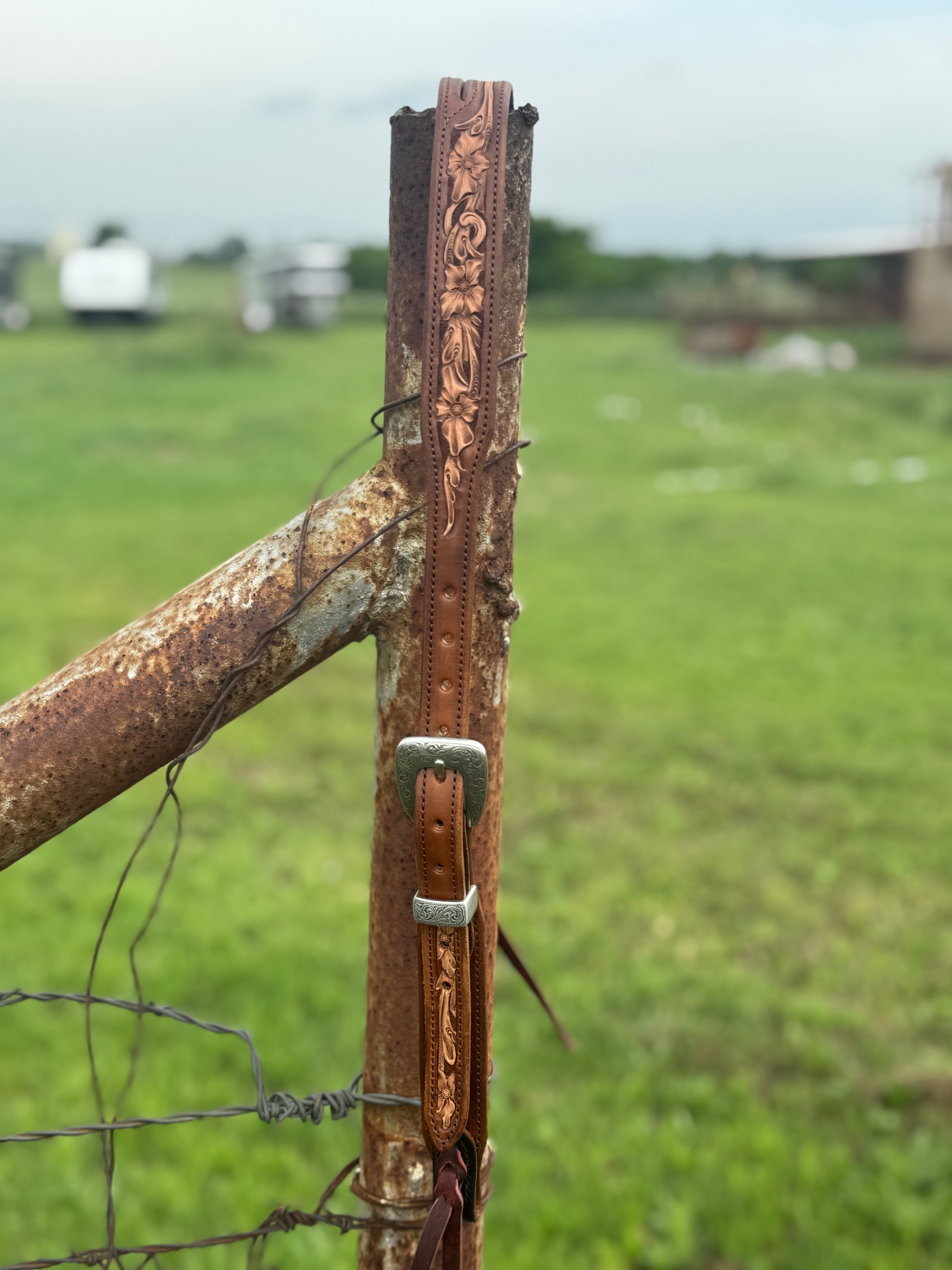 Tooled Split Ear Headstall/Golden brown – Randall Leather Designs