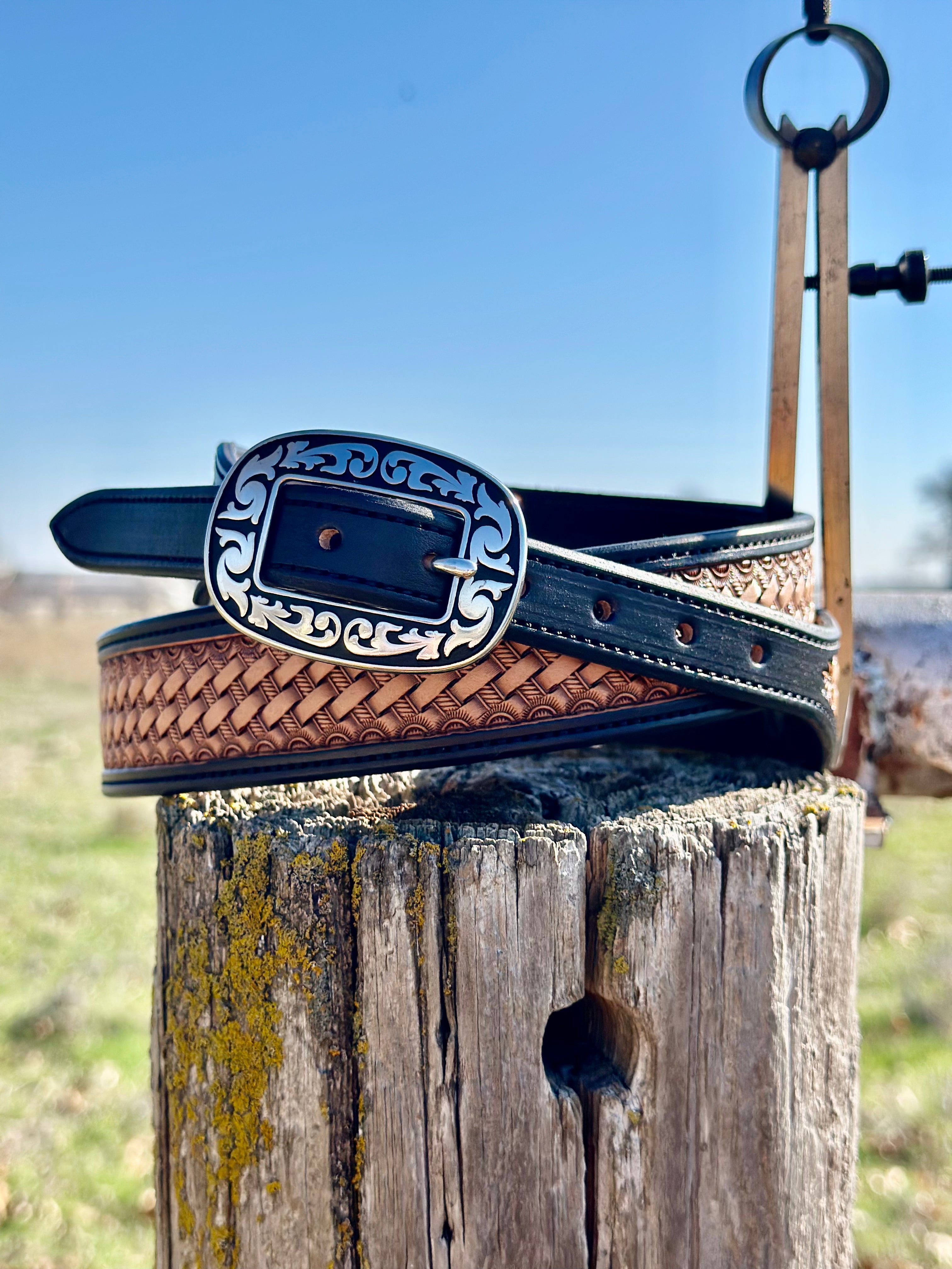 Tapered 3/4-inch Basket Stamp/Black Border – Randall Leather Designs